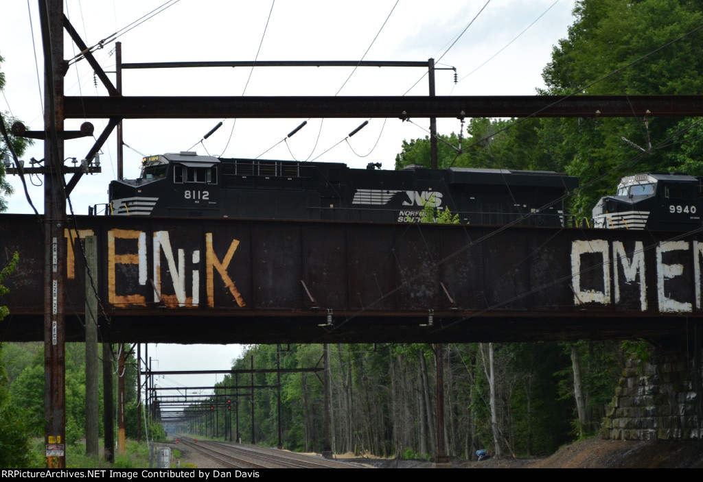 NS ES44AC 8112 leads 17G